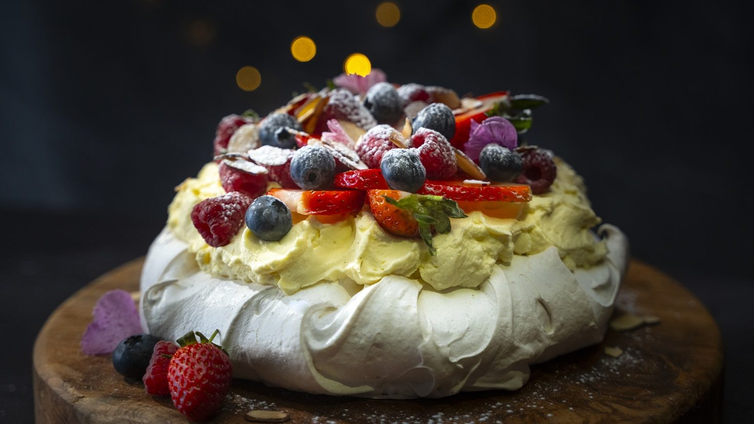 🍓 Mary Berry's Pavlova: Creative Toppings To Take It Beyond Berries 🍓